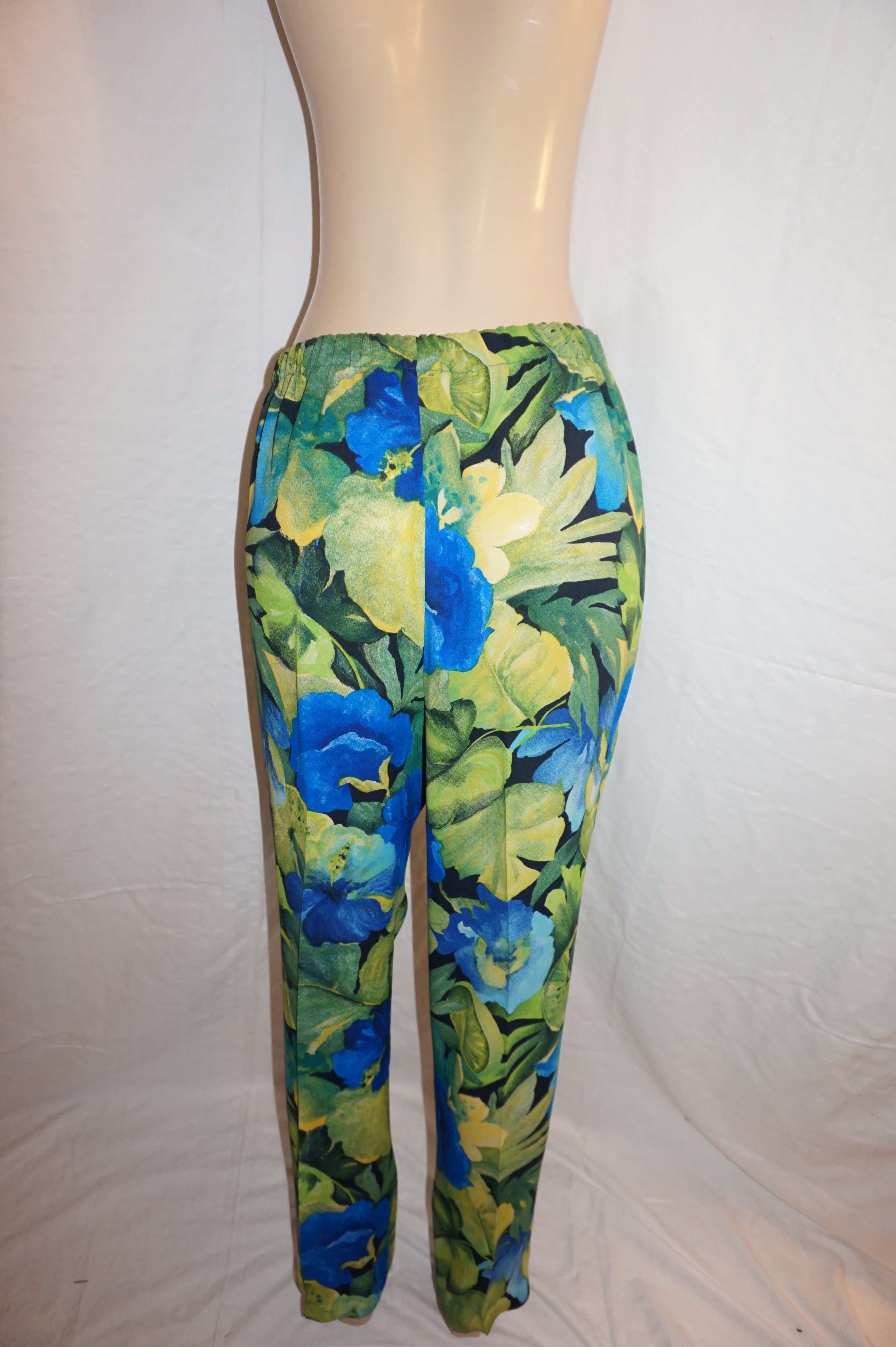 Divaxpress Resale | Vintage Green Blue Floral Pants Size XL | Online ...